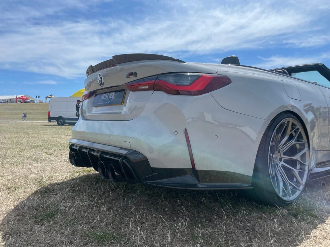 BMW M4 G83 CARBON FIBRE KIT V2 - Assetti